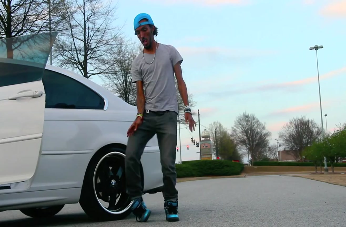 Marquese "Nonstop" Scott demonstrates how you dance to dubstep music.