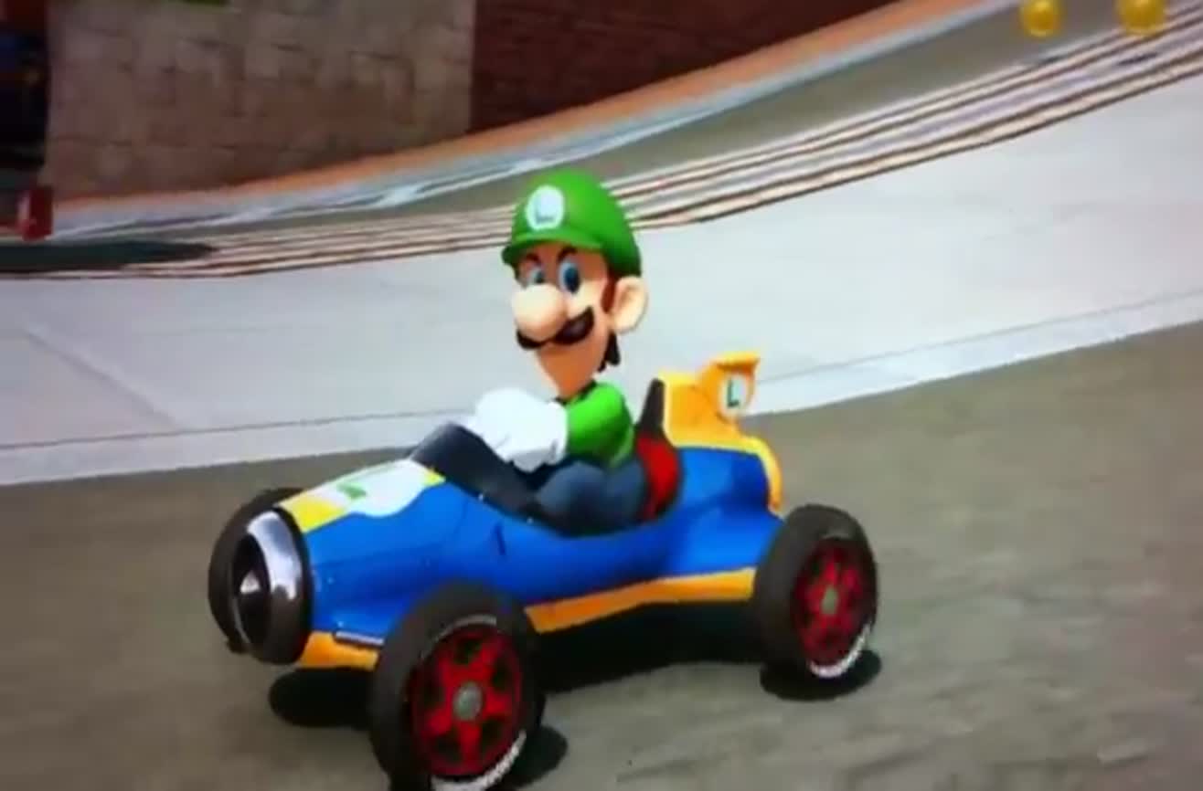 Luigi's hilarious stare down in Mario Kart 8.