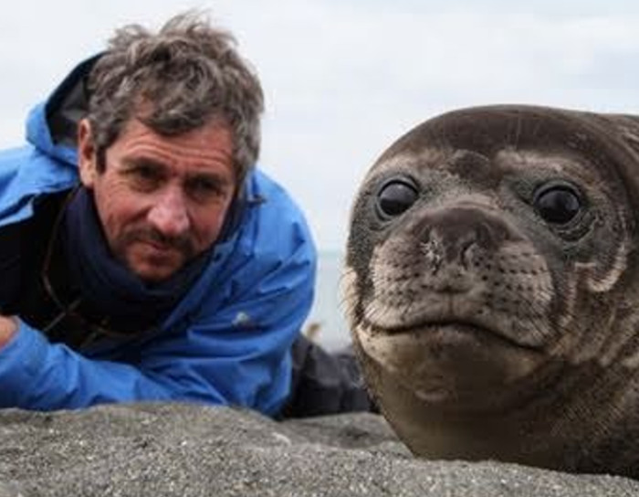 Nature photographer meets an affectionate seal.