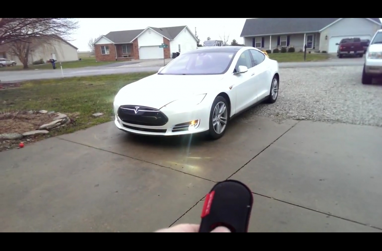 Watch this Tesla park itself ... very slowly.