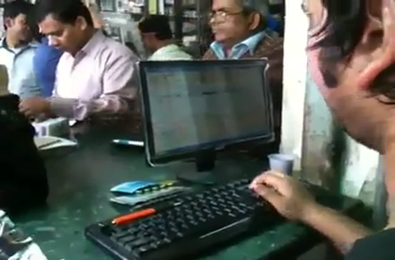 This may be the world's fastest typist.