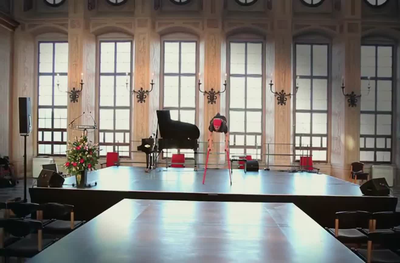 Polio victim's amazing dance on crutches.