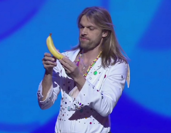 Comedy magician from Sweden.