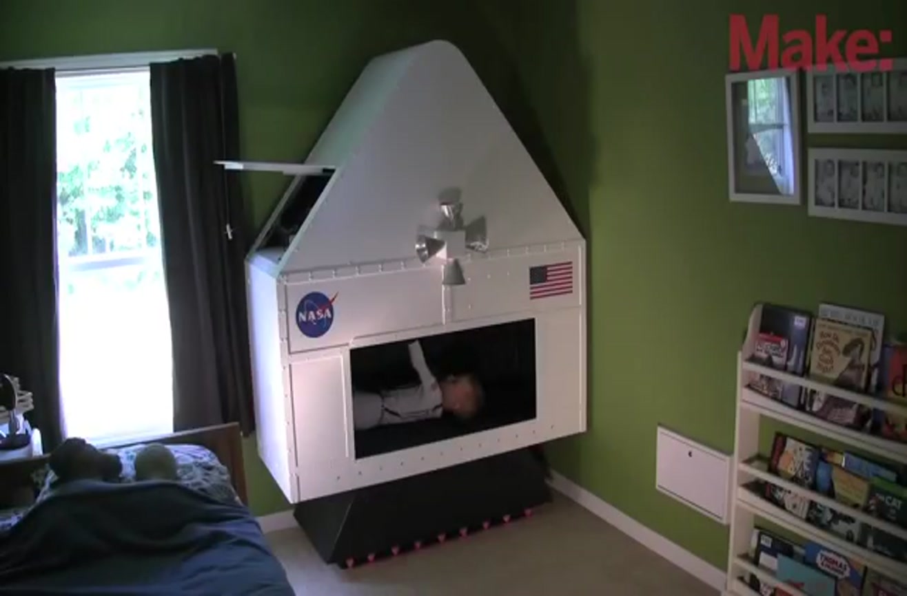 Dad makes an awesome spaceship simulator for his kids.
