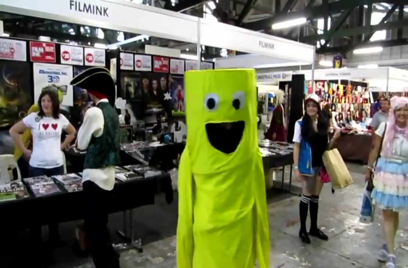 Best cosplay ever of those inflatable stick figures outside car ...