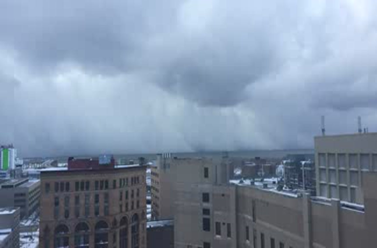 Timelapse view of Lake Erie during a massive snowstorm.