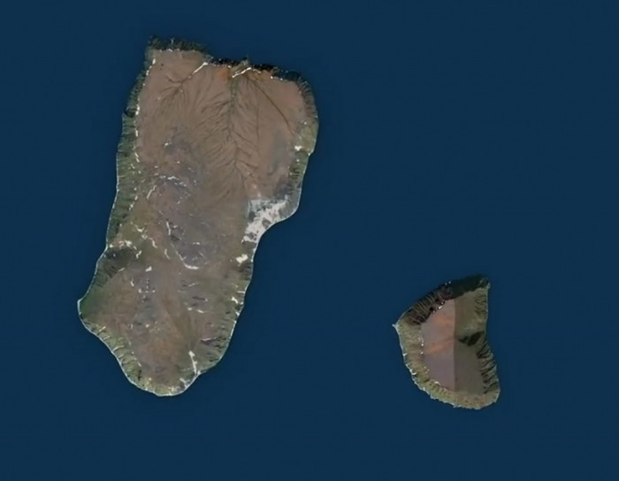 These two islands are two miles and 21 hours apart.