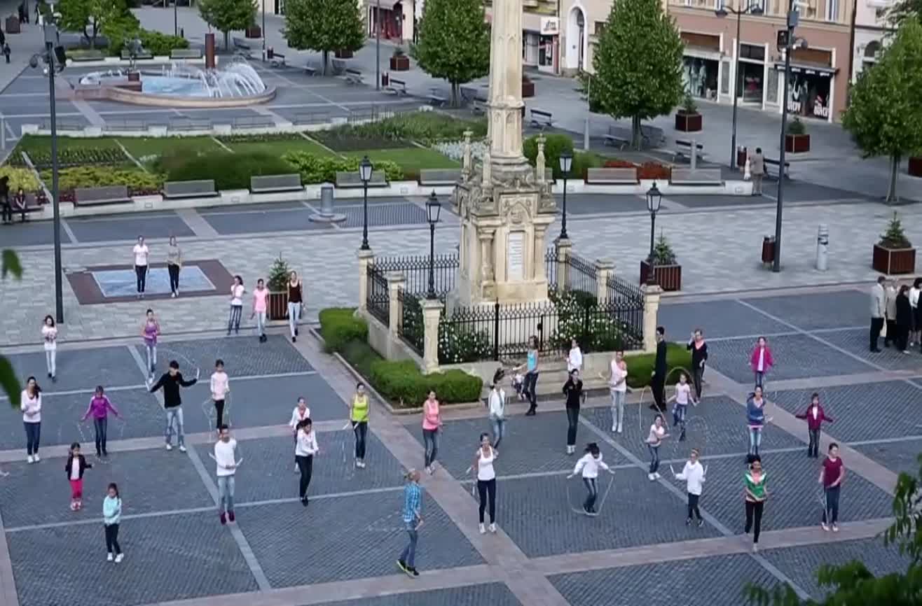 Meet Hungary's rope skipping team.