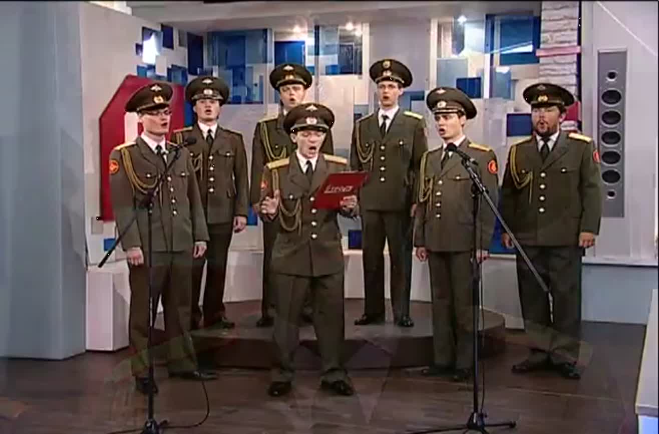 Russian military choir sings "Skyfall".
