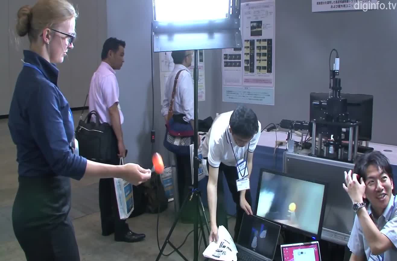 A high-speed dynamic target tracking camera system.