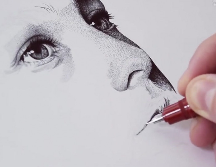 Man creates incredible portrait with millions of perfectly placed dots.
