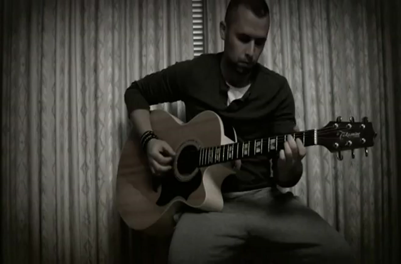 Paul Quinn plays the opening theme song from "Game Of Thrones".