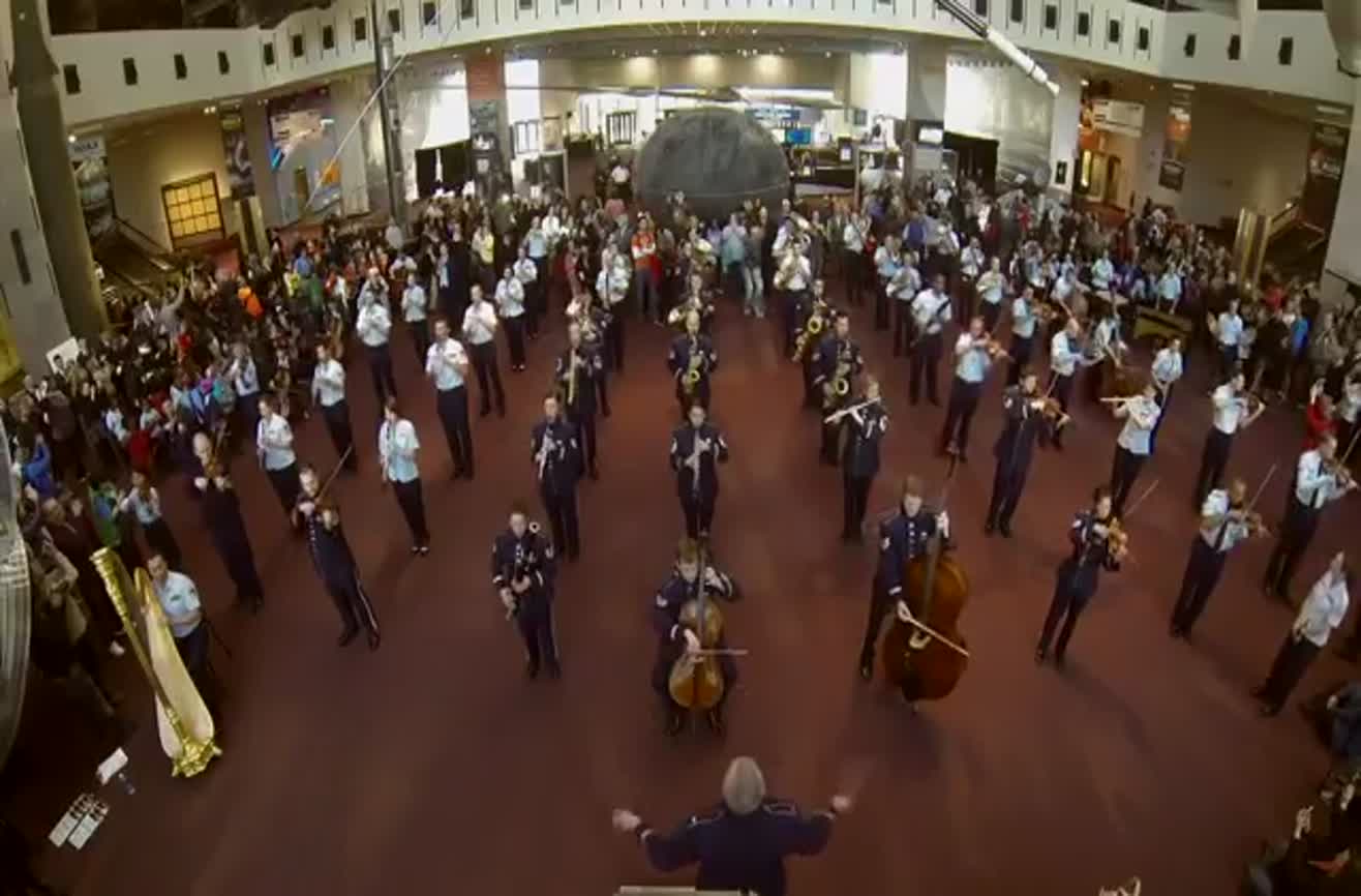 Holiday flashmob at the National Air and Space Museum by the USAF band.