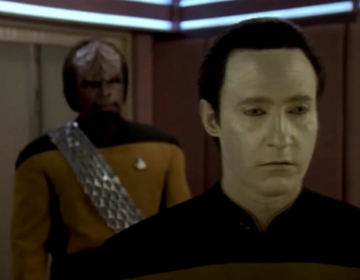 Data explains how to be second in command.