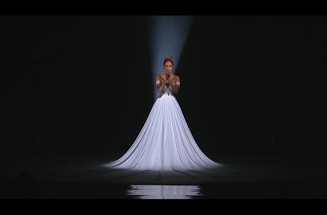 Watch this visually captivating performance by Jennifer Lopez.