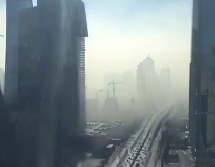 Wave of smog overtakes Beijing.