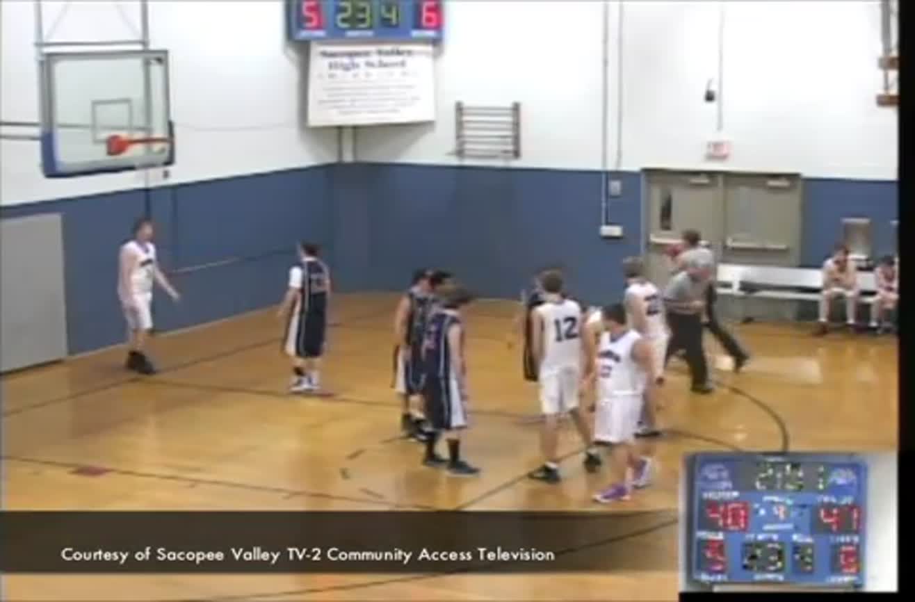 Basketball: Best inbound pass ever.