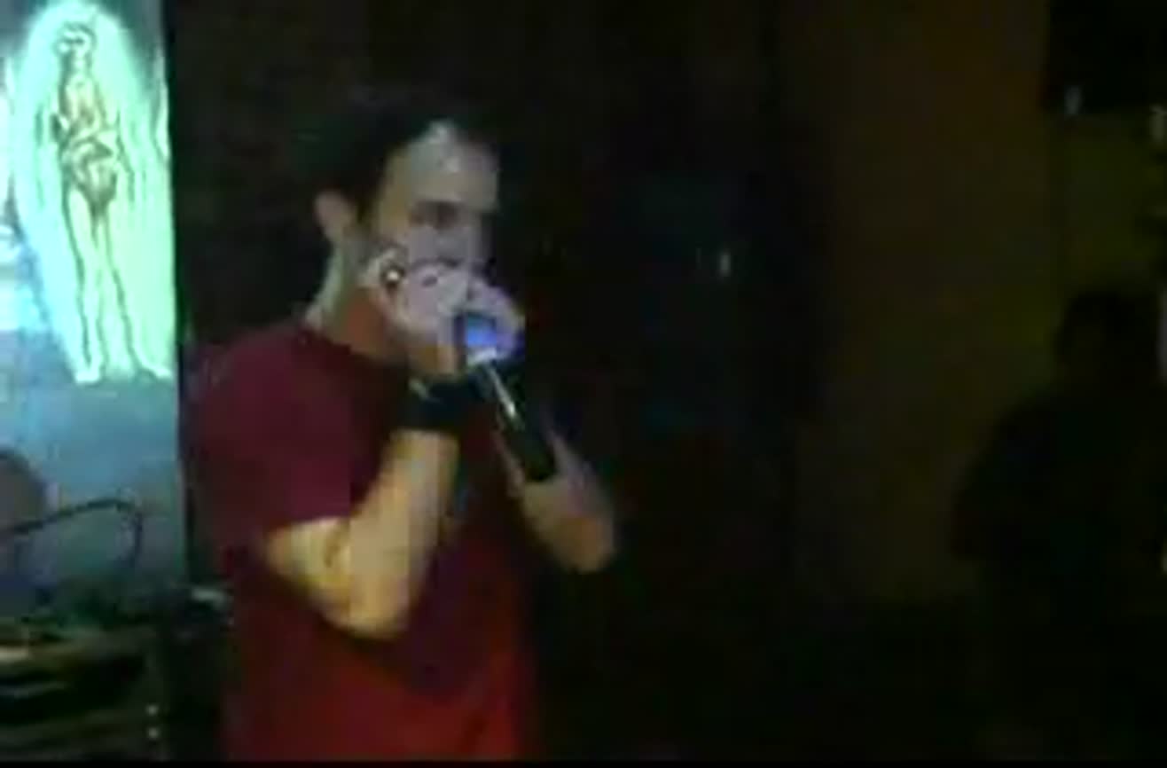 Incredible beatboxing.