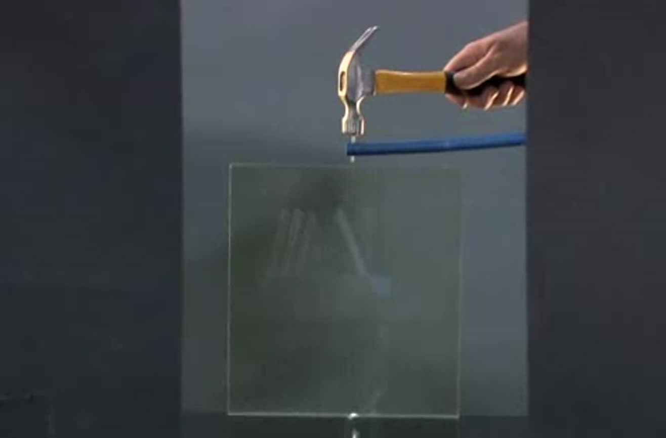 Science experiment: Trapping lightning inside a box.