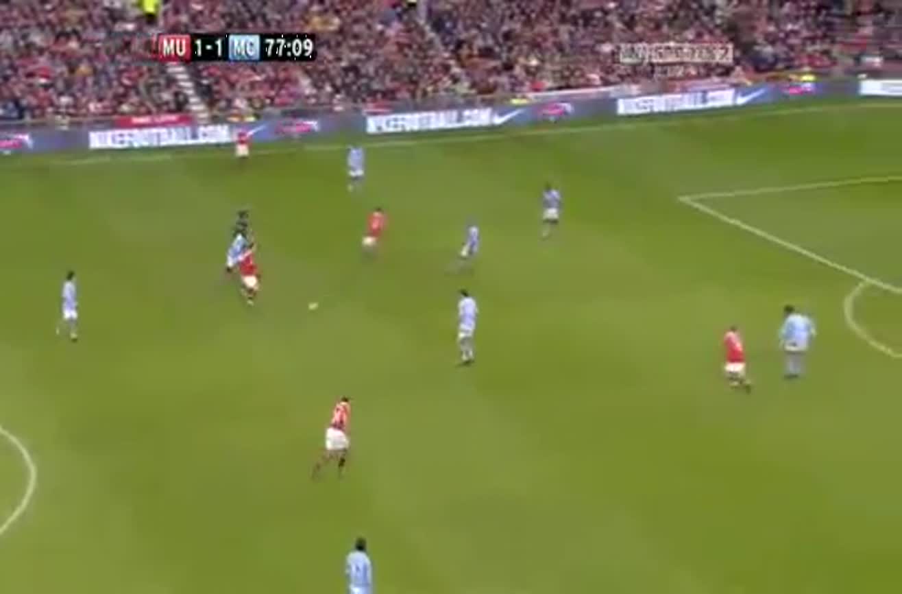 Wayne Rooney scores an absolute screamer for Manchester United.