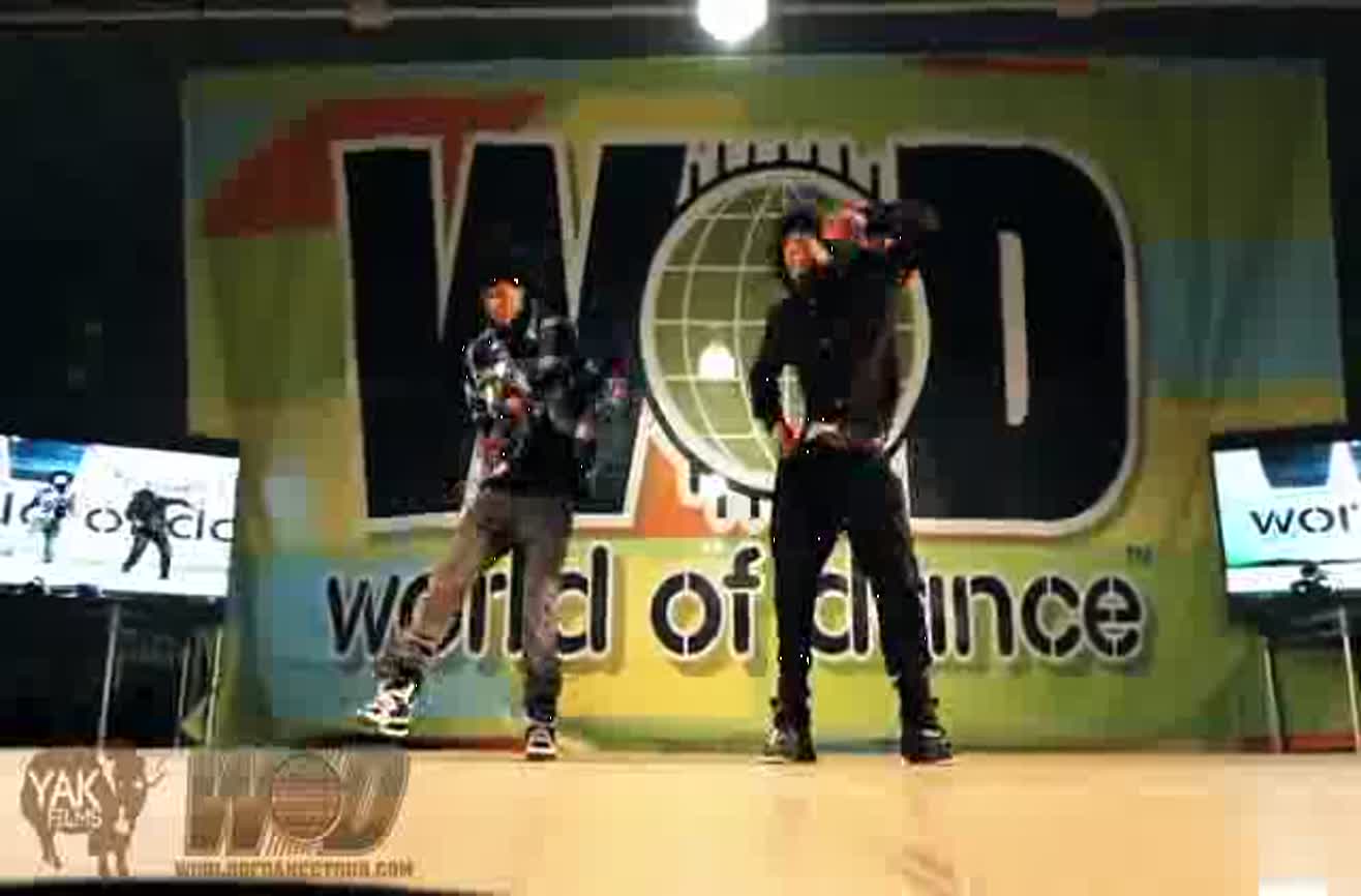 Best dancing twins video ever.