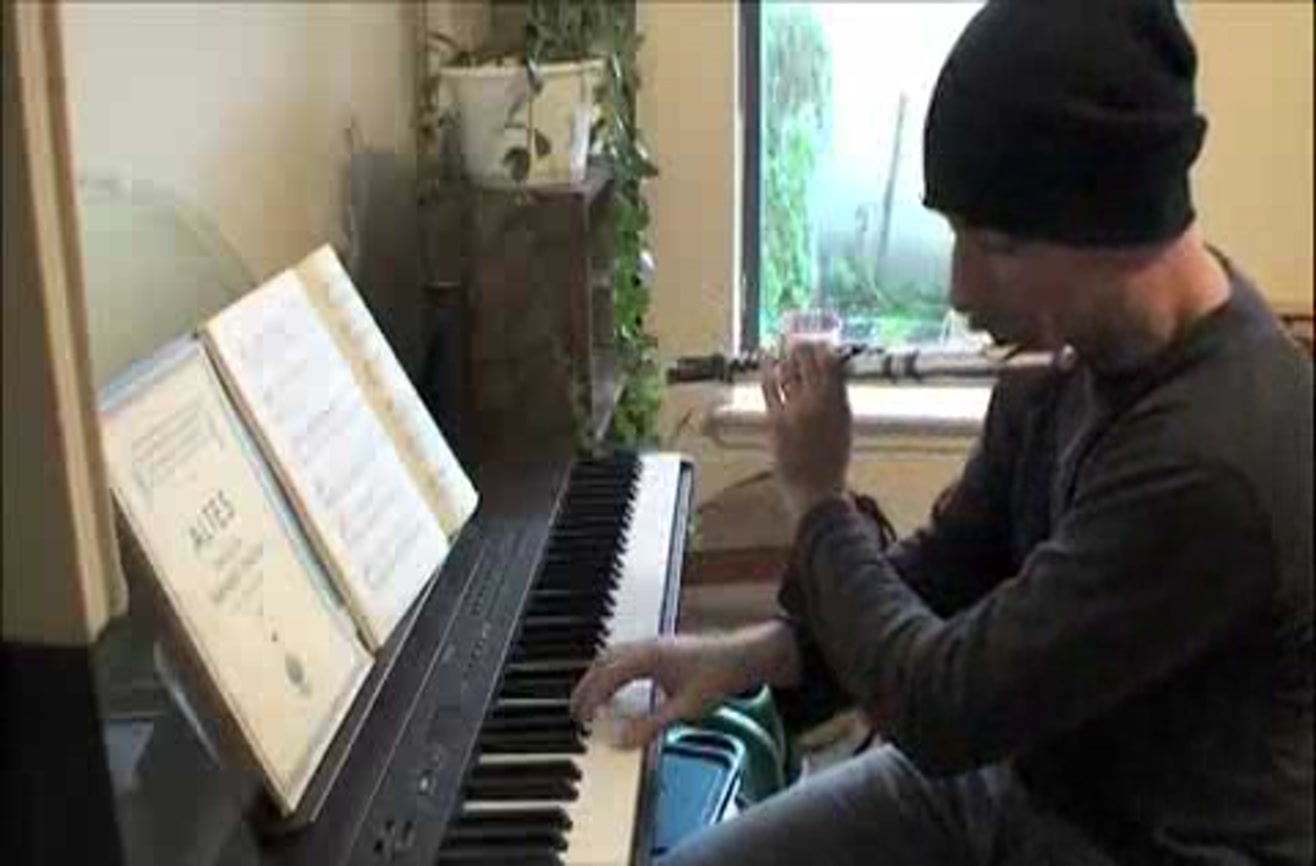 One Man Band: Piano, flute, beatbox.