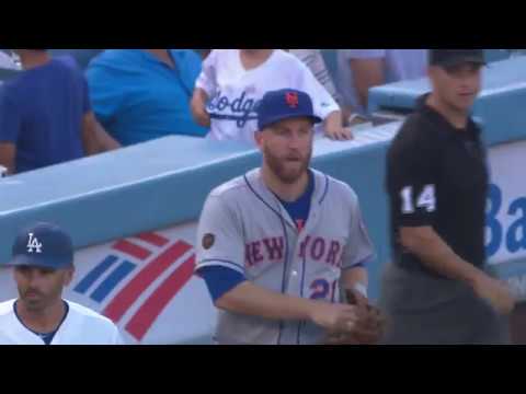 Quick-thinking baseball player tricks umpires into thinking he caught ...