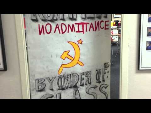 Students prank their U.S. History teacher by decorating her classroom ...
