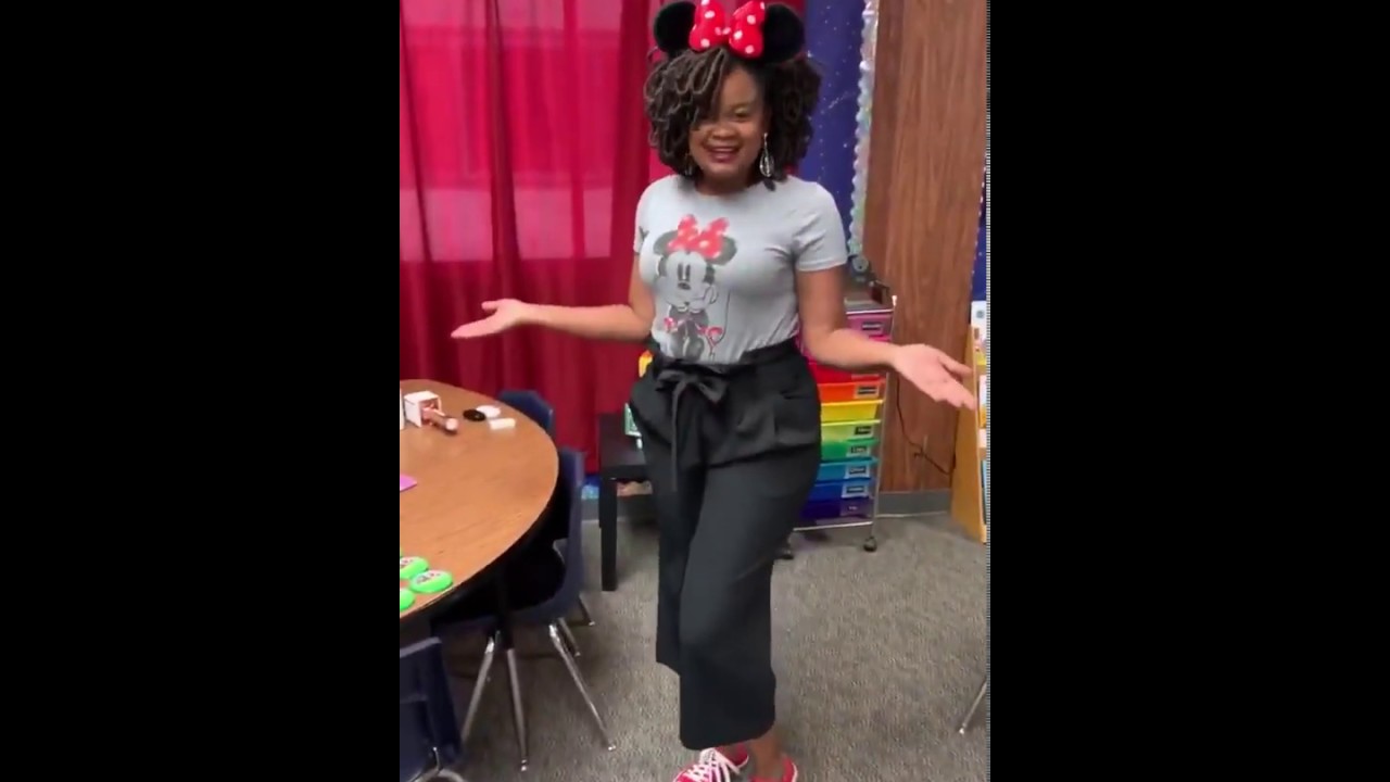 Role model teacher tours her Disney-themed classroom