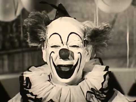 Creepy clown is the mascot in this old cereal commercial