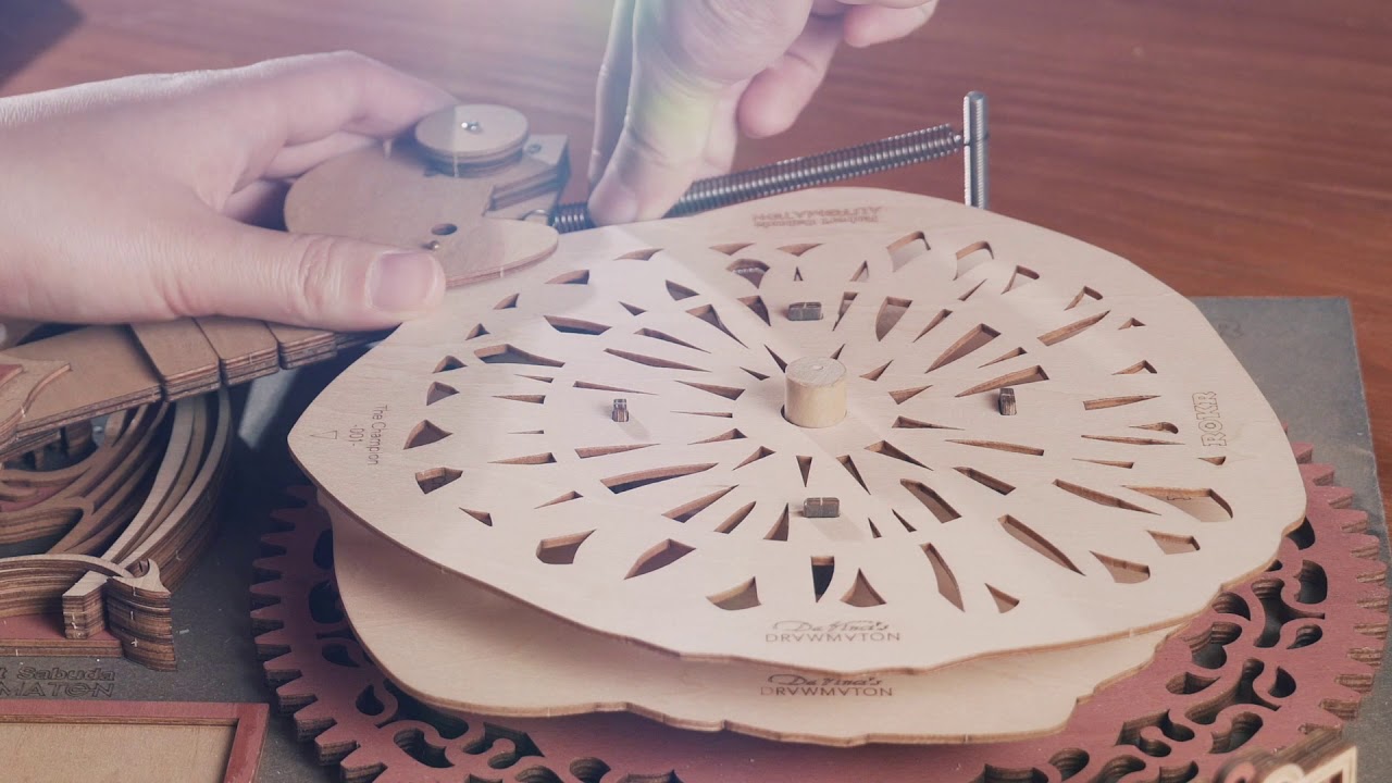 Da Vinci's drawing machine: The Gambler.