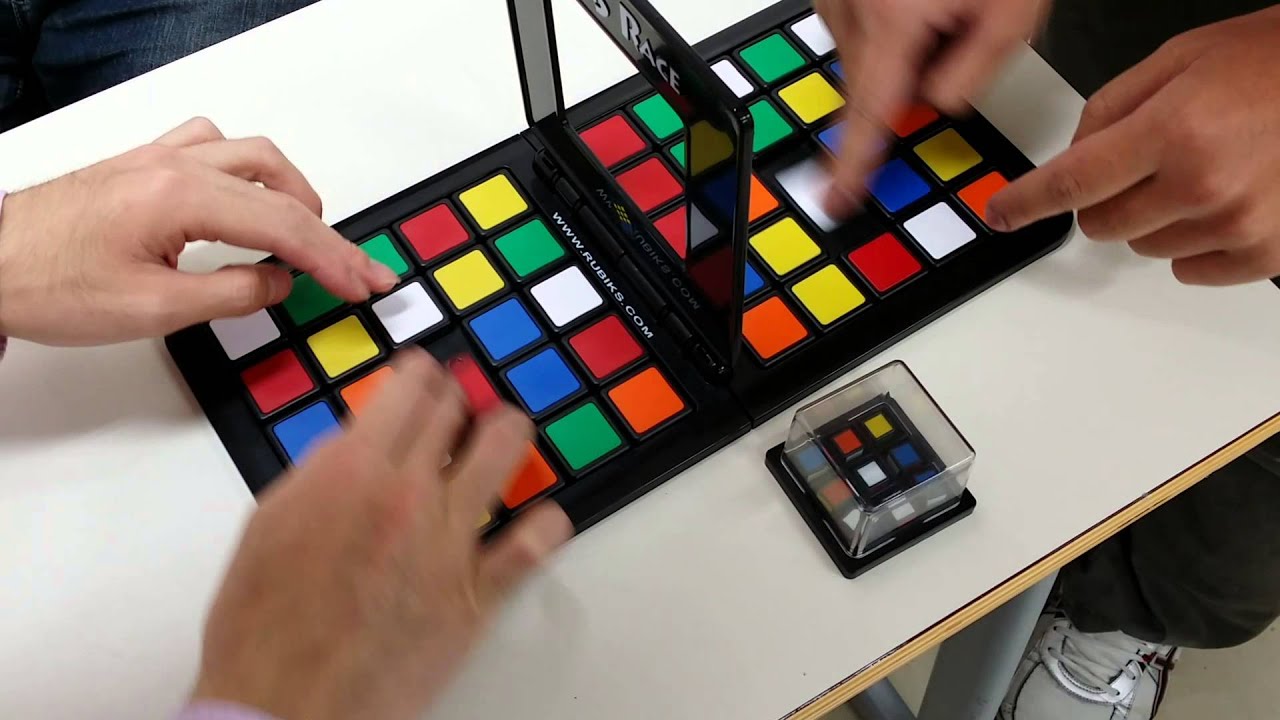 A Rubik's game with two players