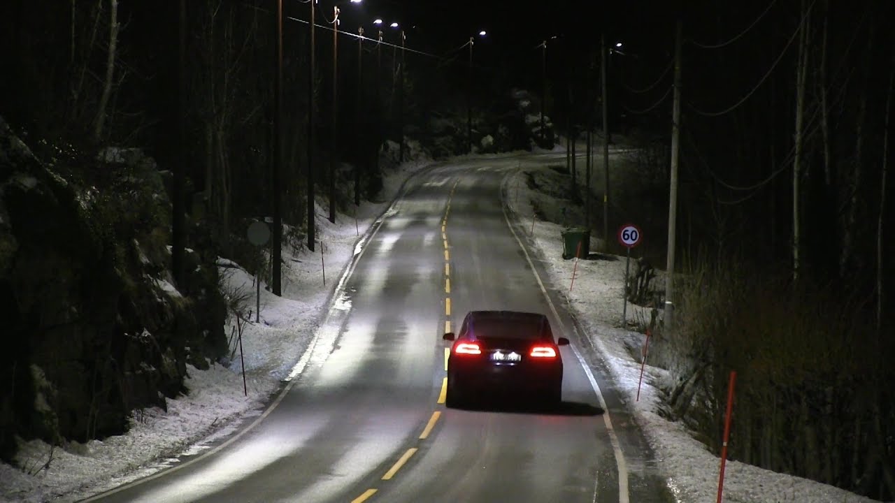 Auto-dimming street lights.