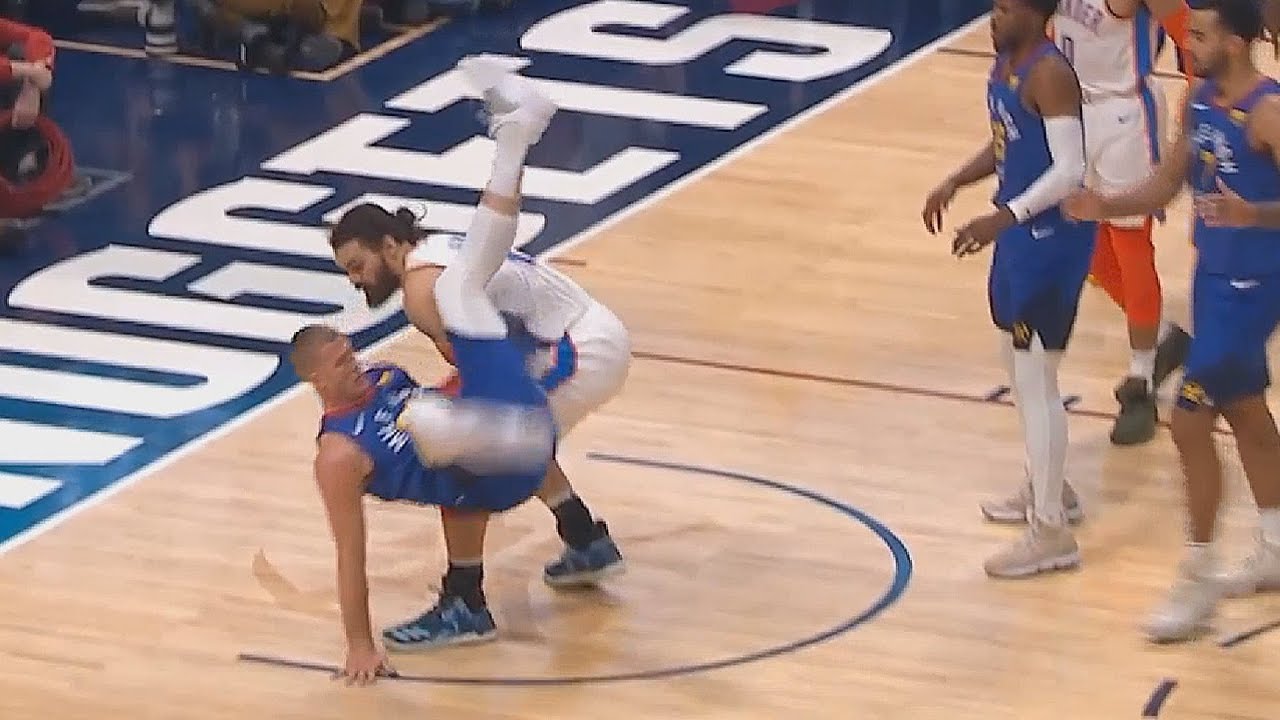 NBA player saves his opponent instead of scoring.