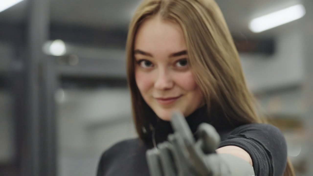 Woman demonstrates intricate abilities of bionic prosthetic hand