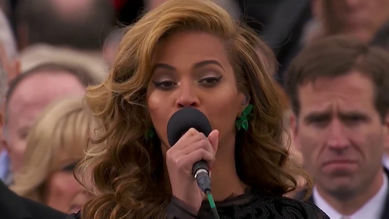 Here's how you can tell if any singer is lip-syncing