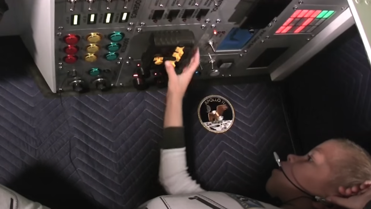 Dad makes an awesome spaceship simulator for his kids.