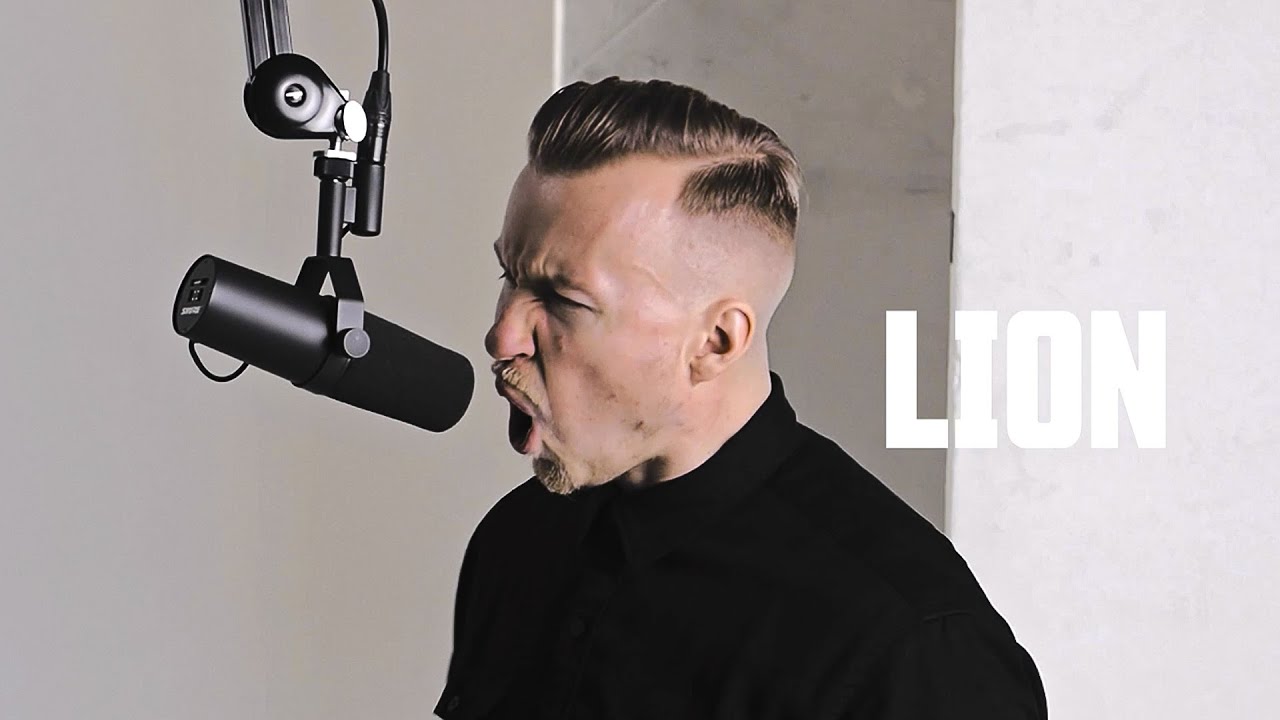 One man, 40 animal sounds.