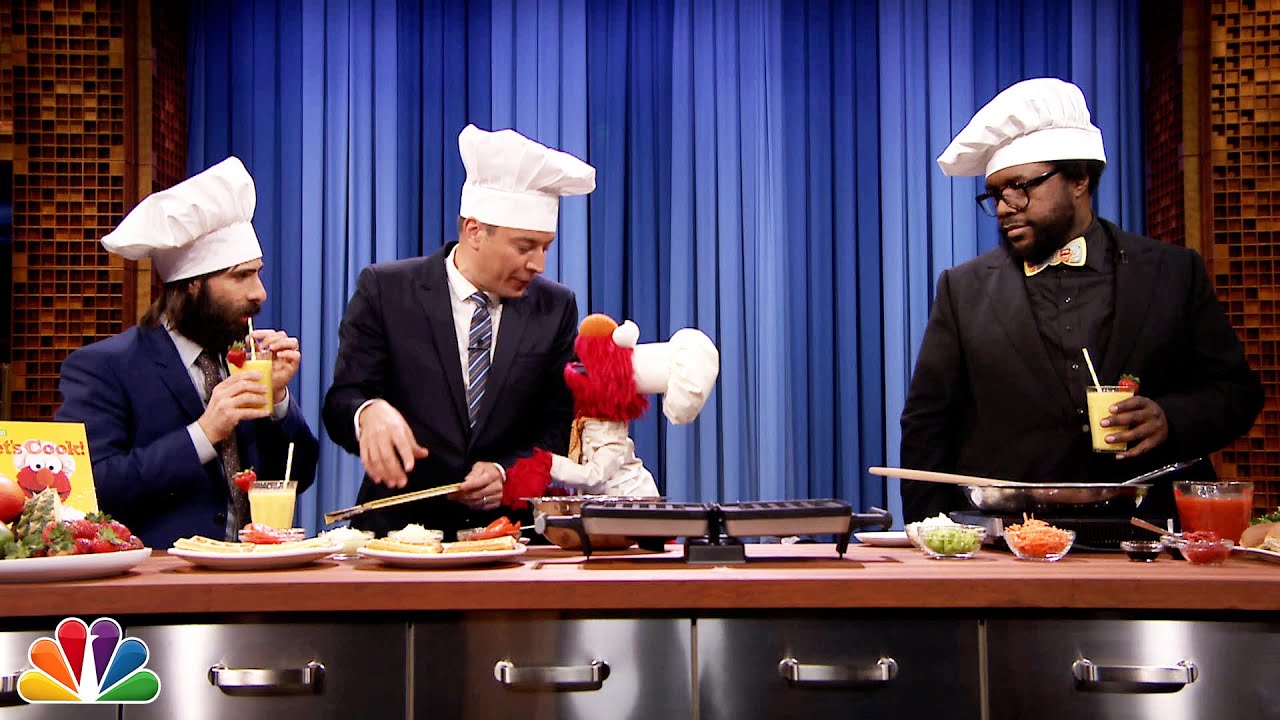 Elmo & Jimmy Fallon make waffle grilled cheese.