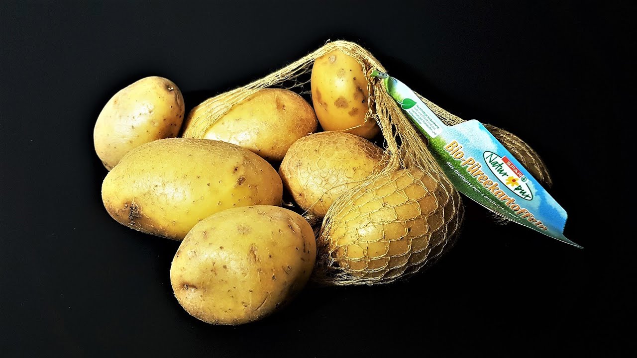 Creepy potato timelapse over more than a year.