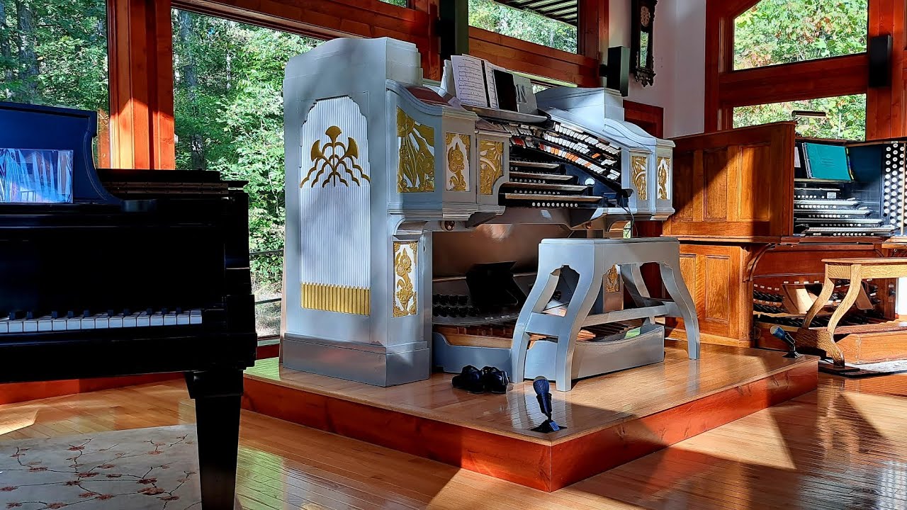 Beautiful rendition of 'Feed the Birds' played on the organ.