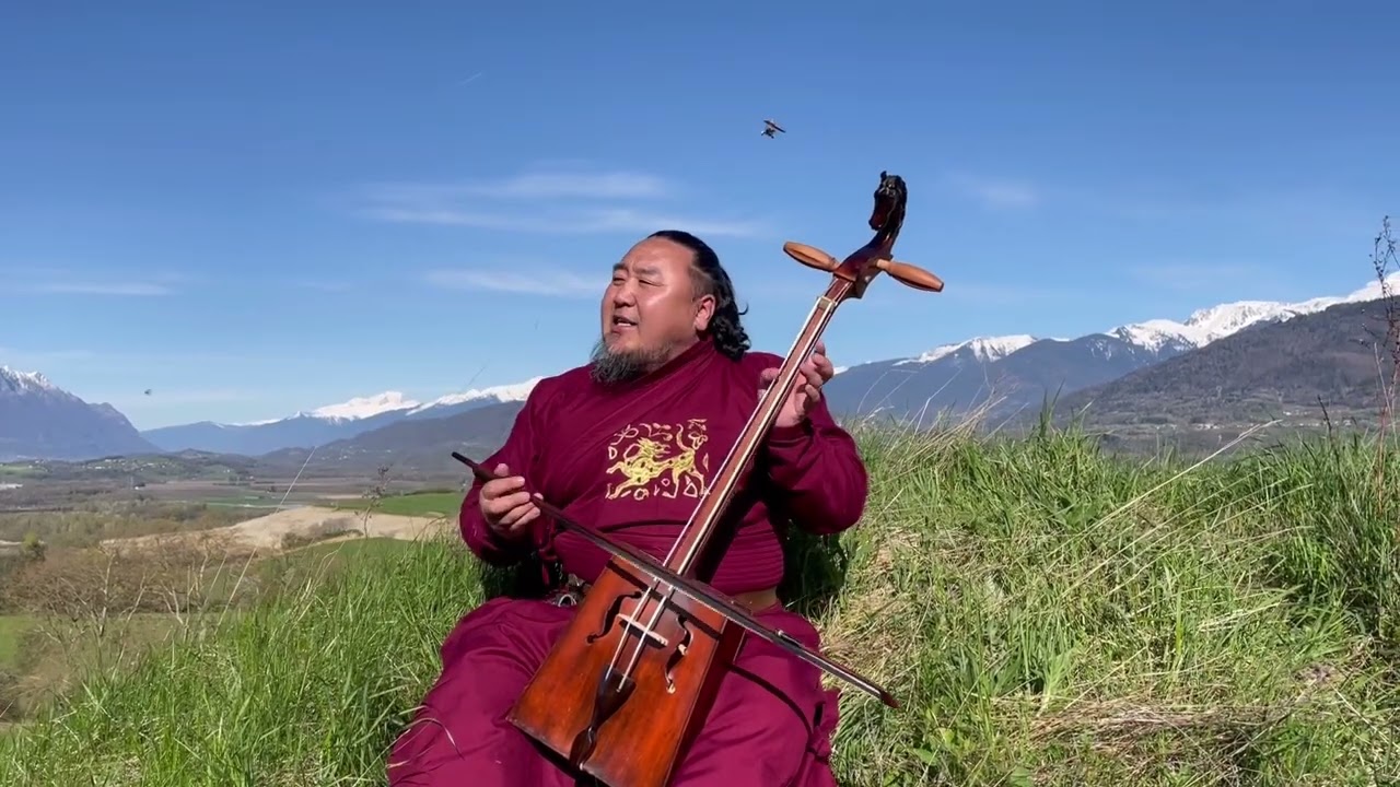 Moving Mongolian song - "Altai."