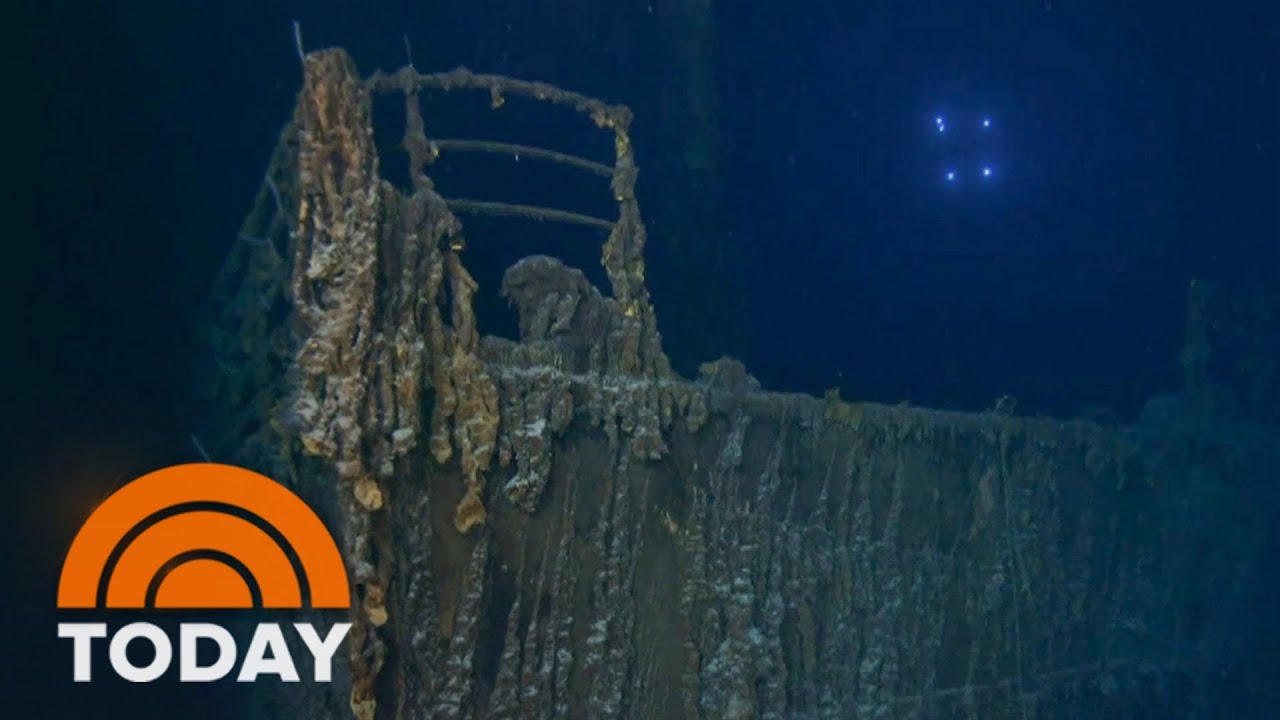 Titanic's iconic railing is breaking off.